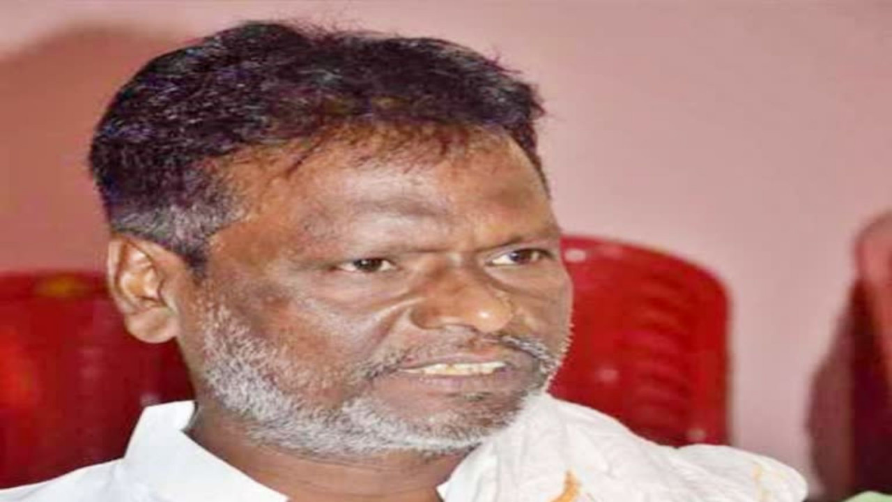 Bihar Elections 2025: टिकट बंटवारे को लेकर JDU में घमासान, सांसद अजय ...